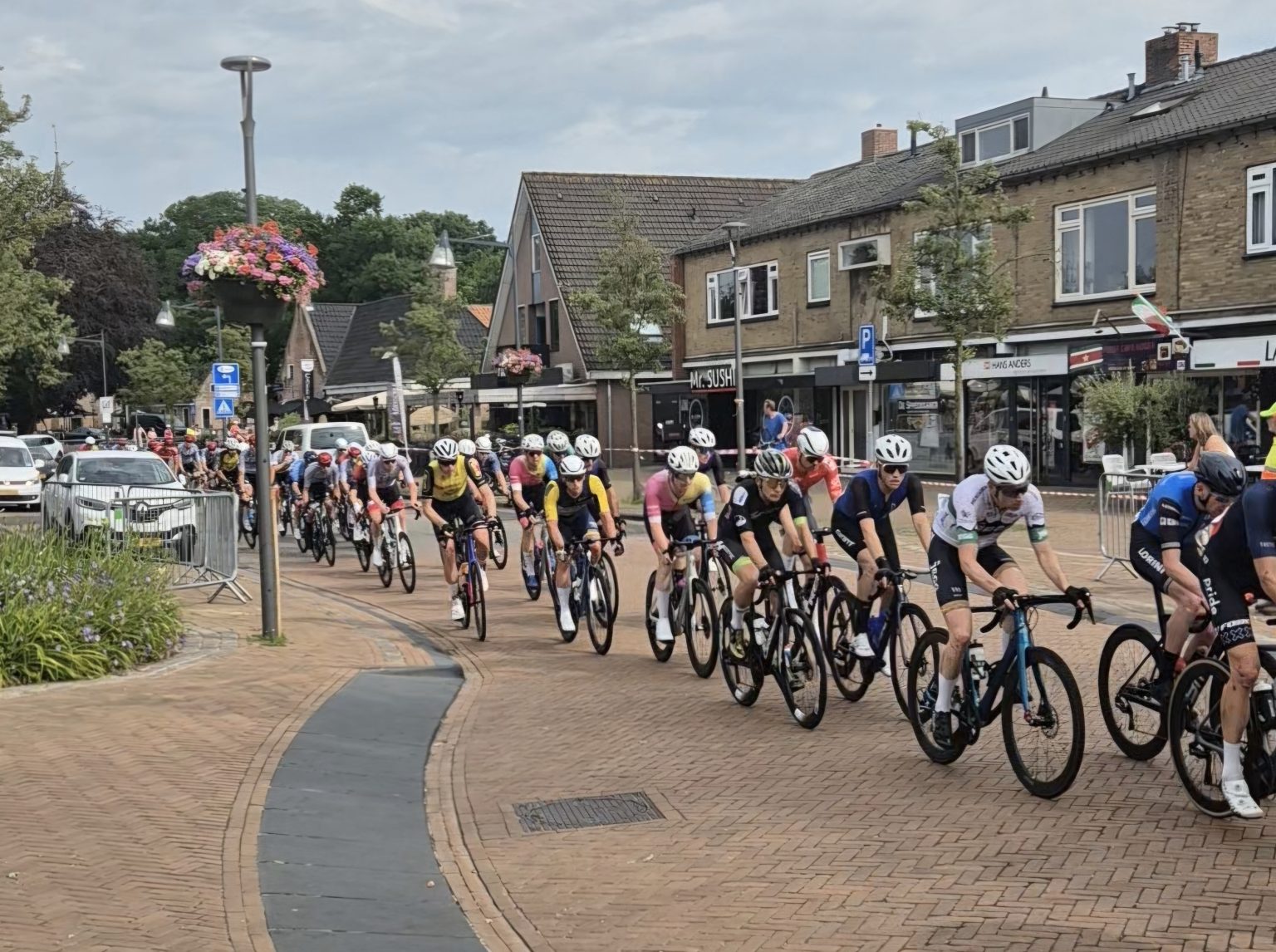 Mike Dogterom wint NK Wielrennen in Roden - RTV Zulthe